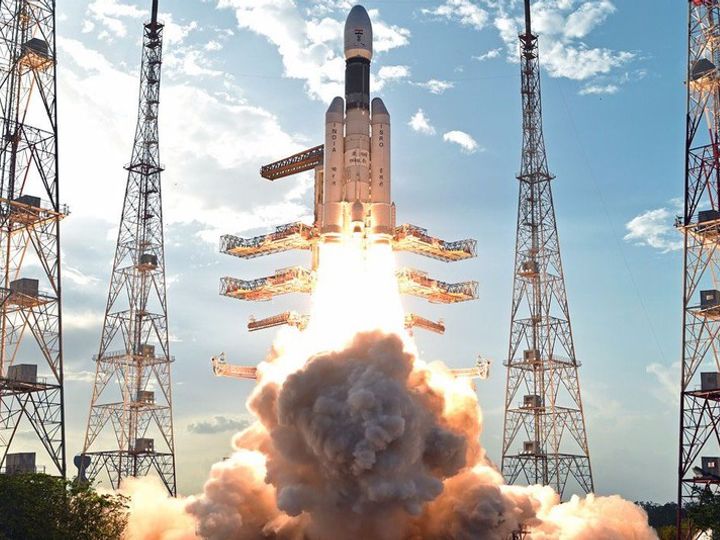 अब Space में मिशन आत्मनिर्भर:पहली बार space में Bhagawat Geeta और PM ...