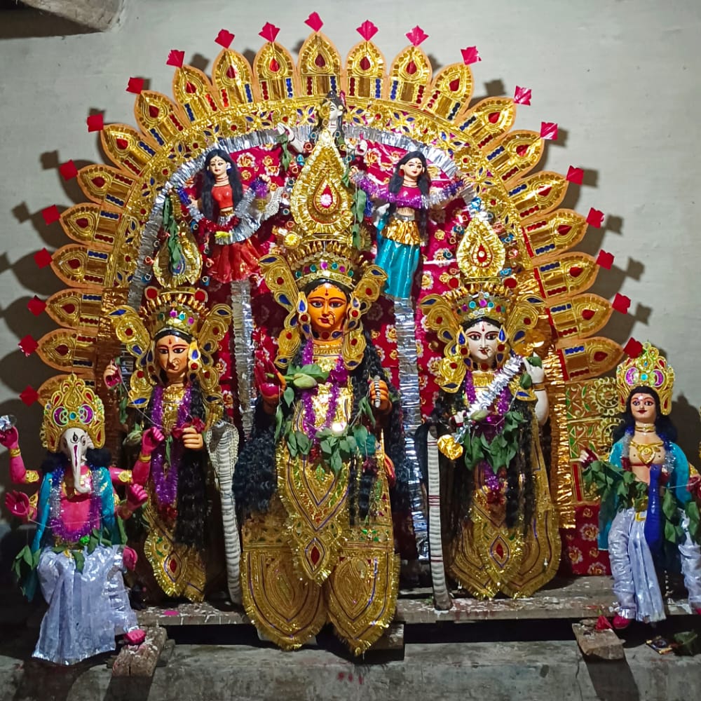 जहरीले सांपों का खेल 'झांपान' होता है विशेष आकर्षण - सर्पों की देवी माँ ...