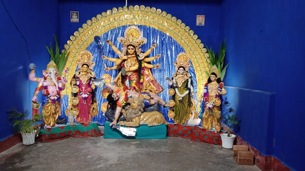 डुमरिया की एक ऐसी दुर्गा पूजा जहां मन्नत पूरा होने पर श्रद्धालु चढ़ाते ...