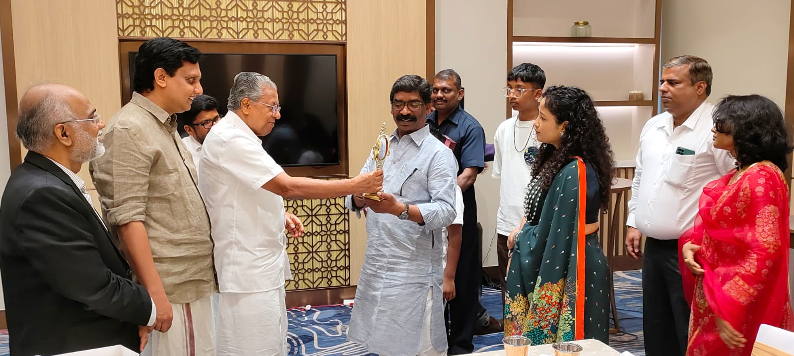 CM हेमन्त सोरेन ने केरल के मुख्यमंत्री से तिरुवनंतपुरम में मुलाकात की ...