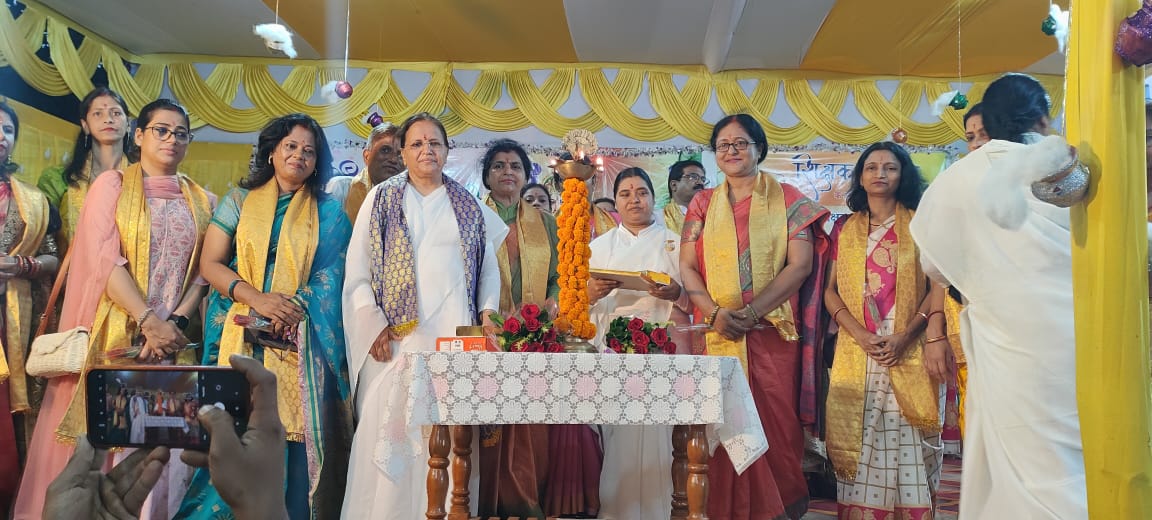 ब्रह्माकुमारीज ईश्वरीय विश्वविद्यालय सिदगोड़ा सेंटर में जन्माष्टमी ...